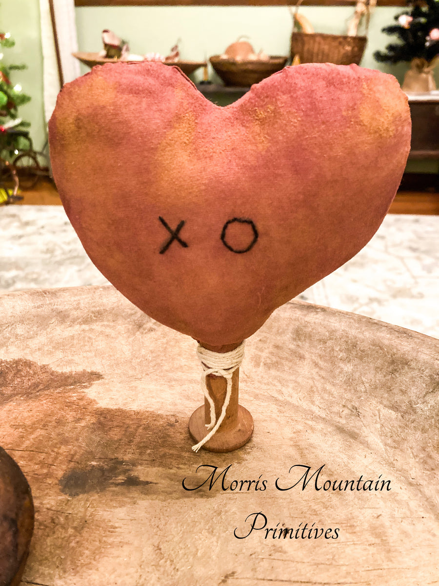 Mini Heart Stand – Morris Mountain Primitives